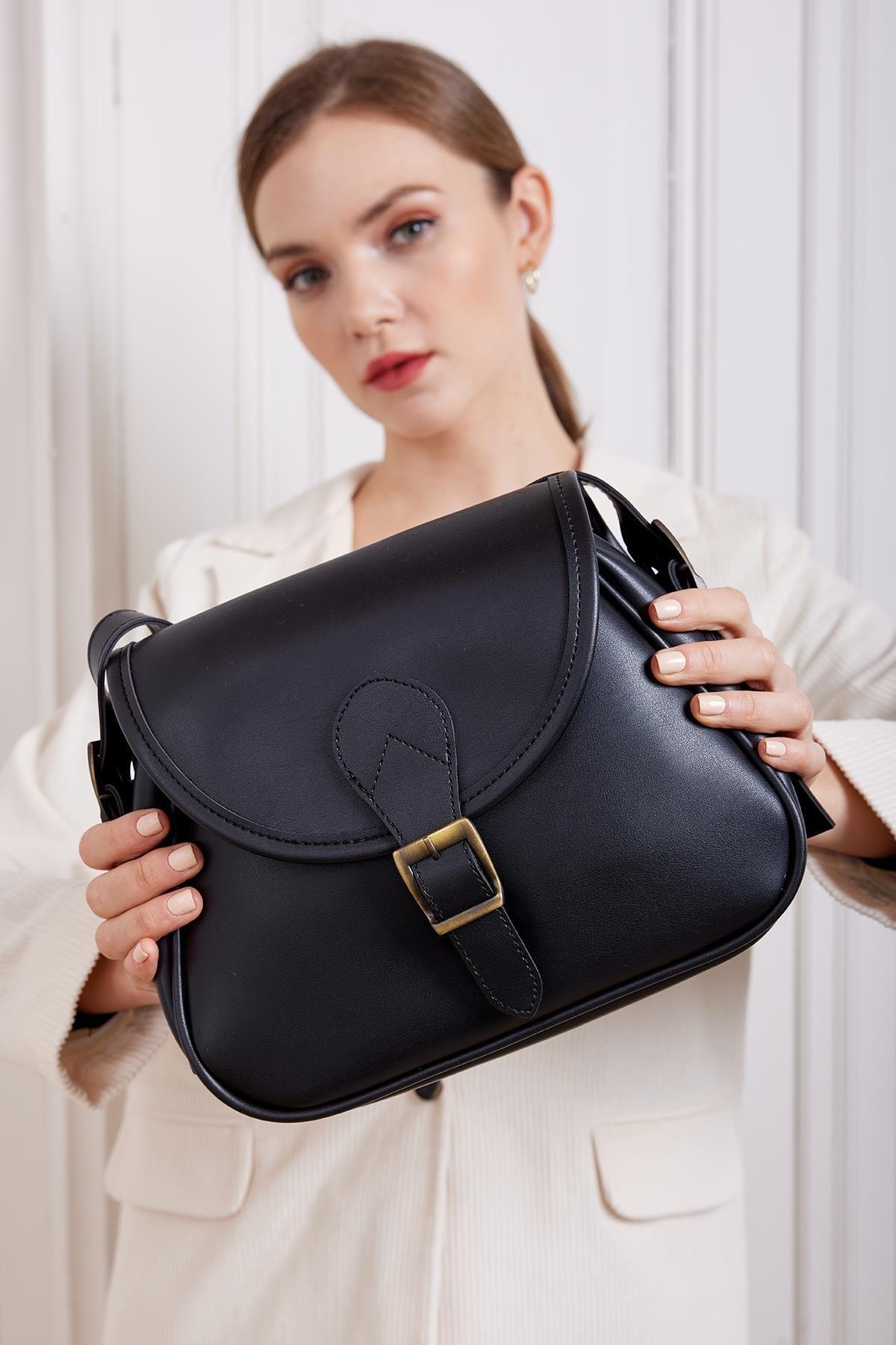 Mopia Siyah Kadın Büyük Boy Kapaklı Çapraz Askılı Çanta Fiyatı ...