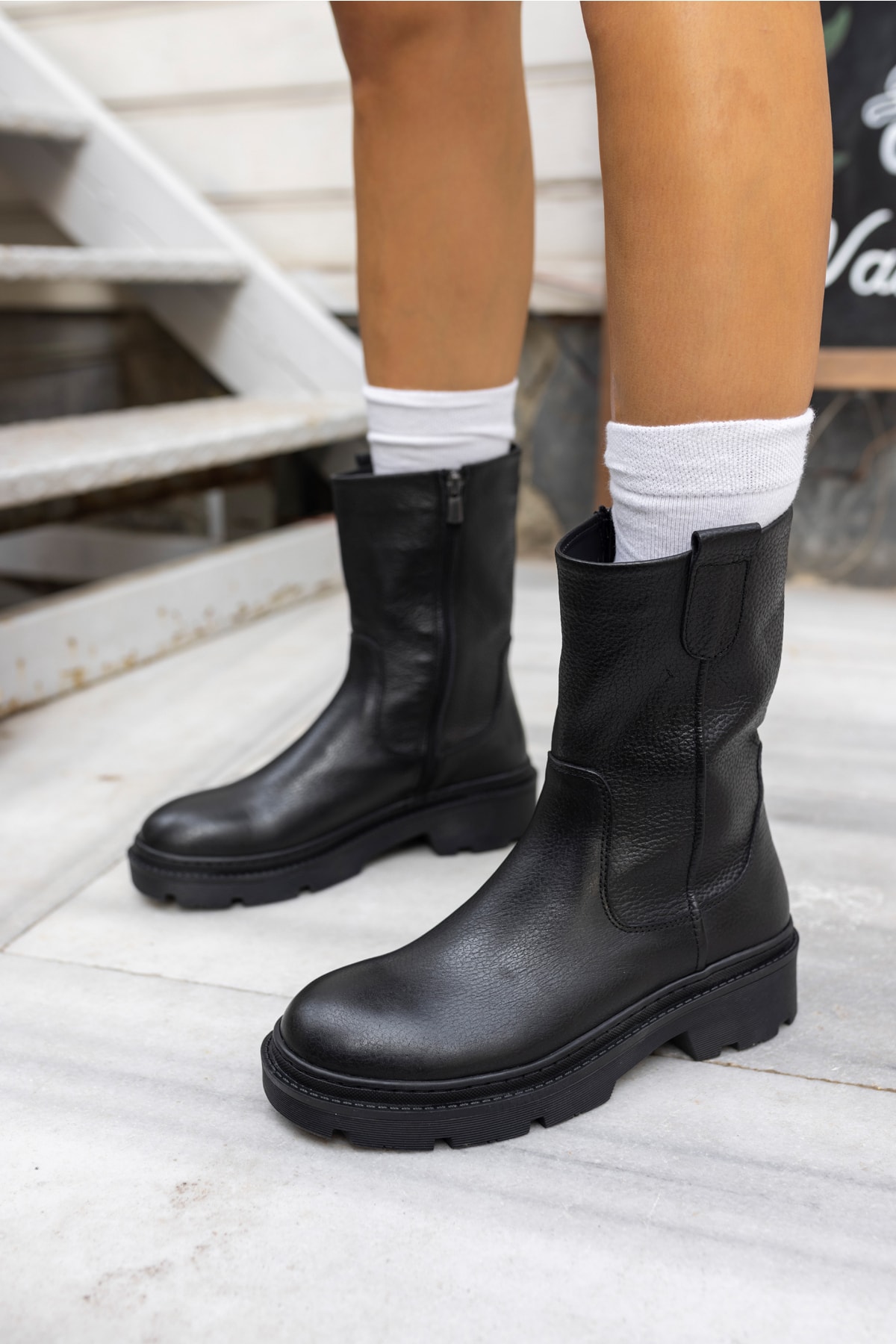 ANGELİNA JONES Juan Kadın Siyah Gercek Deri Fermuar Detay Bot Fiyatı, Yorumları - Trendyol