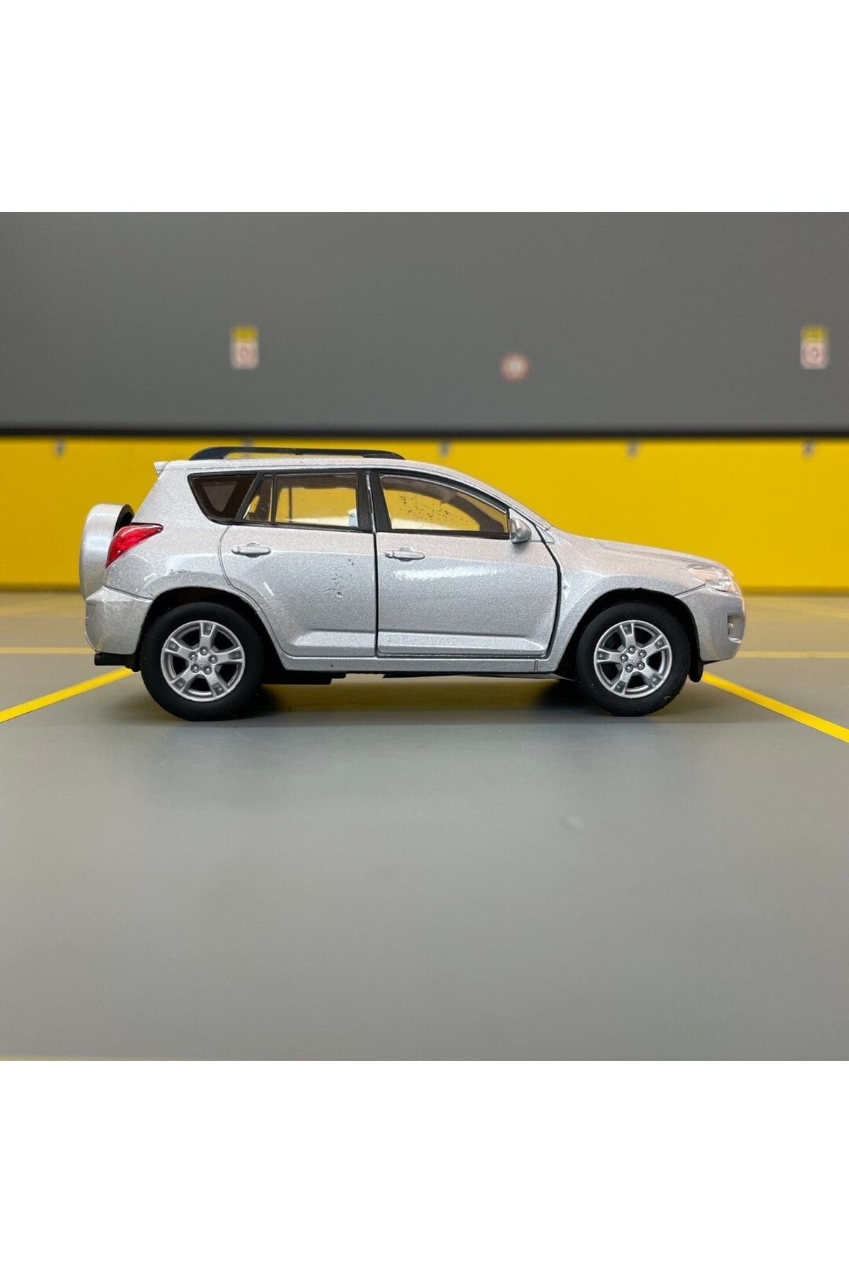 Genel Markalar Toyota Rav4 1/36 Ölçek Diecast Metal Model Araba Çek ...