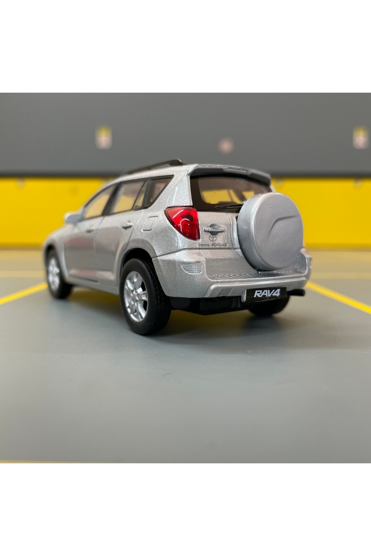 Genel Markalar Toyota Rav4 1/36 Ölçek Diecast Metal Model Araba Çek ...