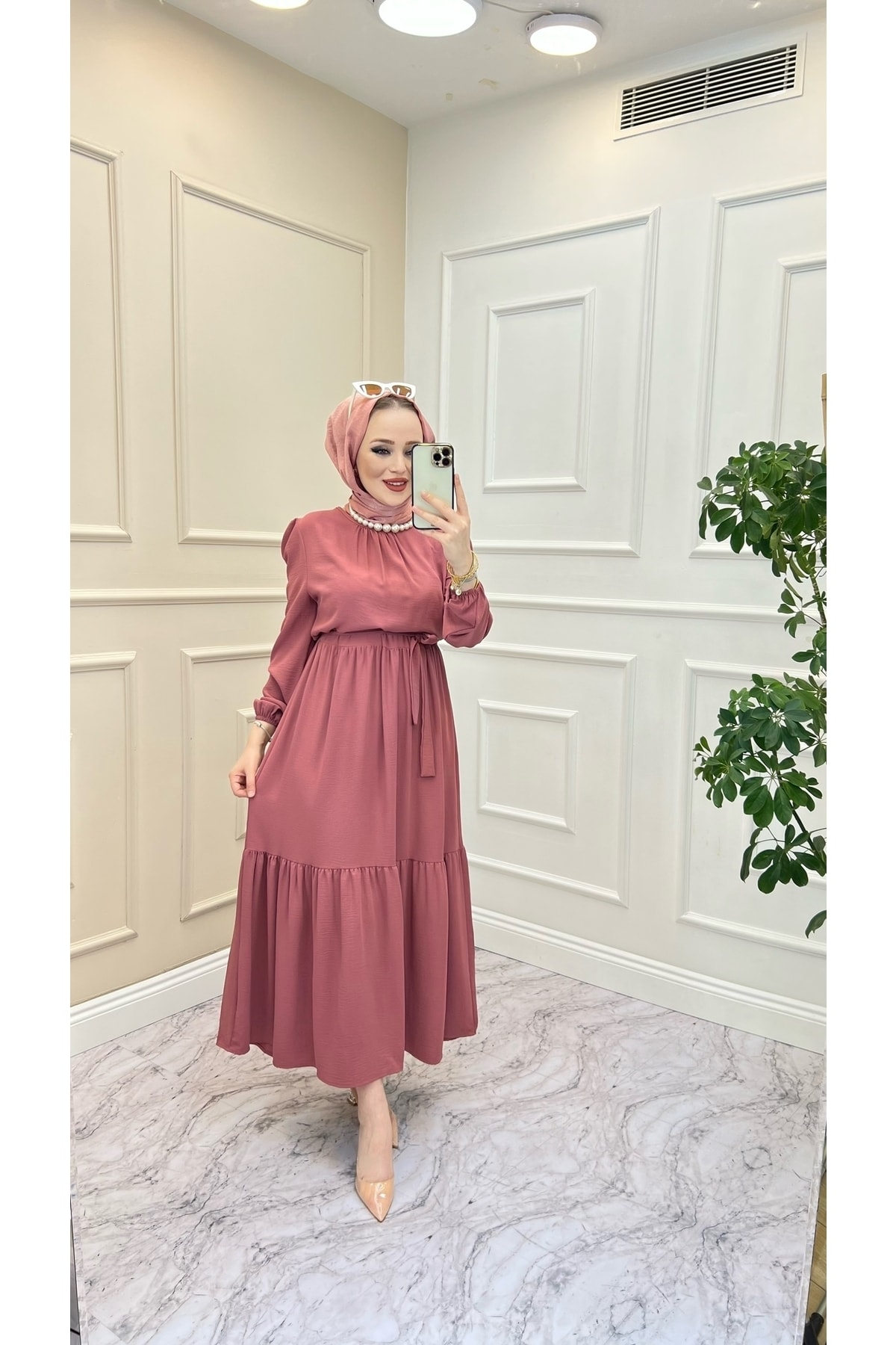 İPEK TUTUŞ Yakası Büzgü Detaylı Ayrobin Elbise - Fiyatı, Yorumları