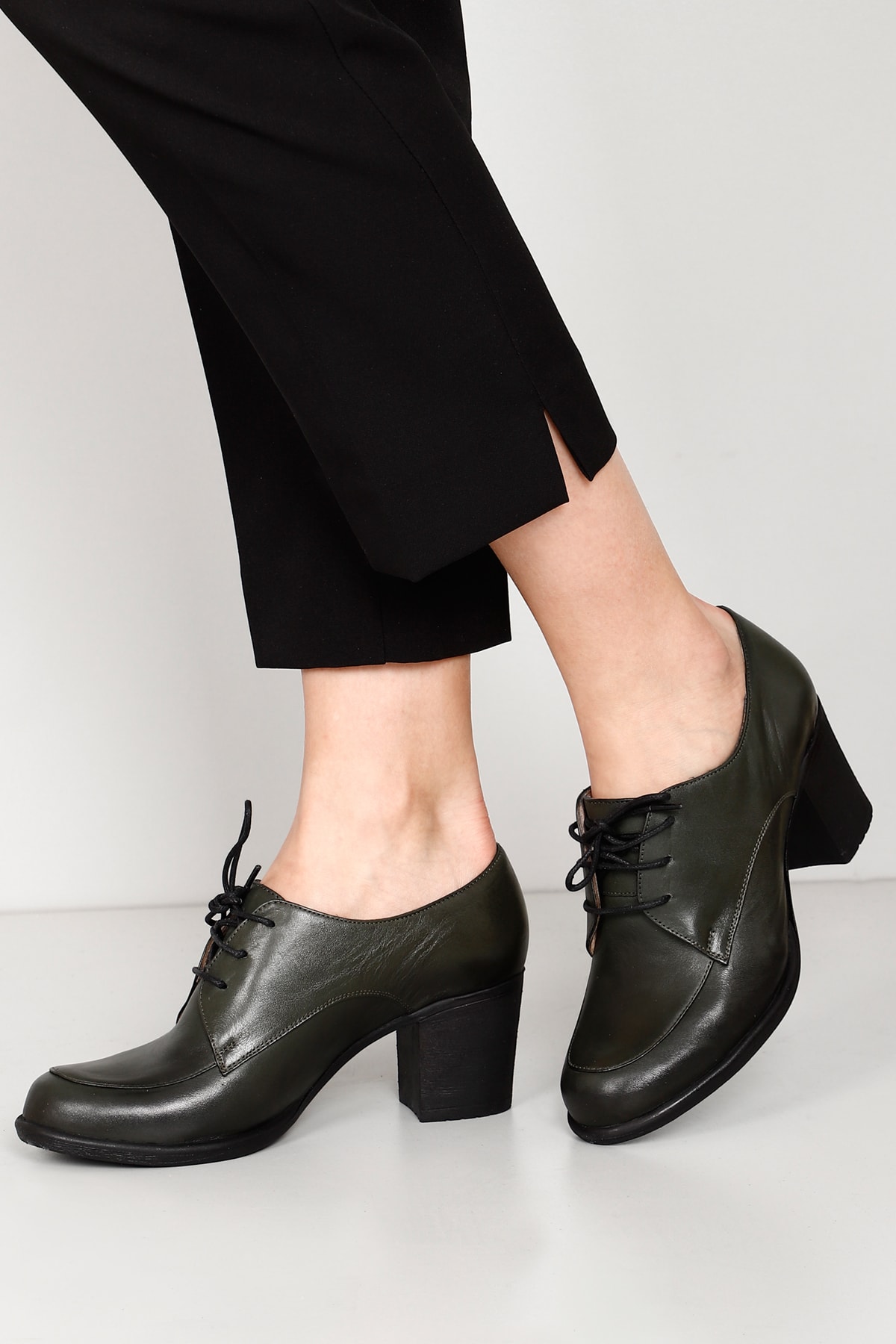 G.Ö.N Gön Hakiki Deri Kadın Topuklu Ayakkabı 24071