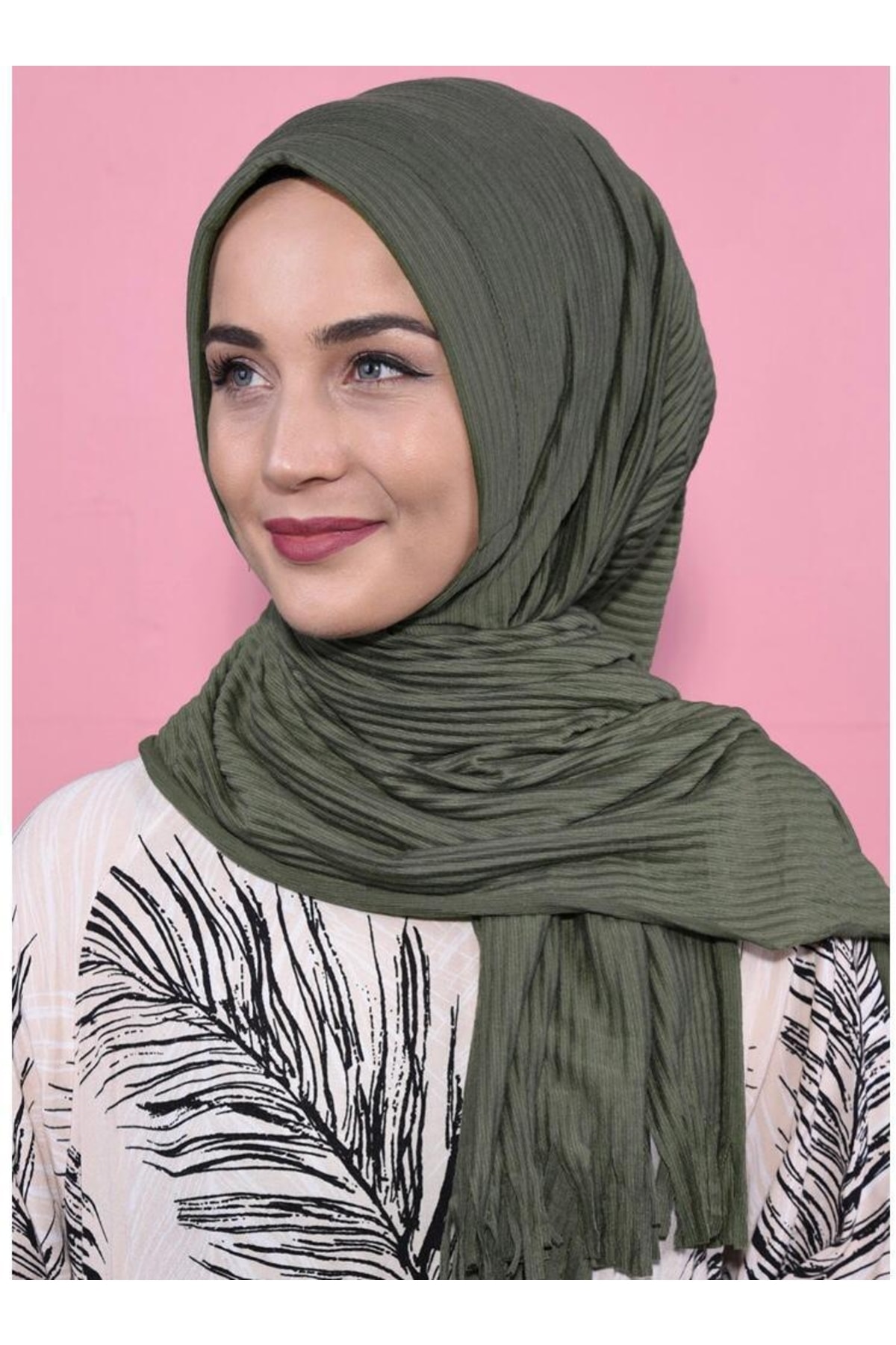 Lerra Pratik Piliseli Hazır Hijab Şal Orman Yeşili Fiyatı, Yorumları ...