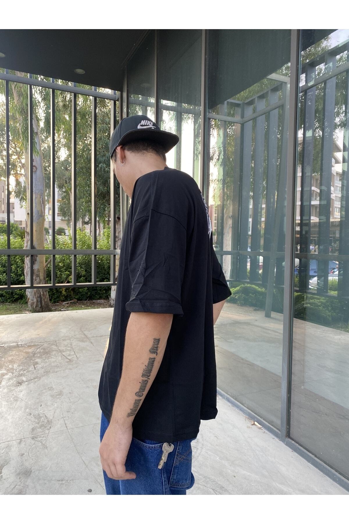 Boohooman Siyah Boohoman Official Man Blue Butterflies Oversize Erkek ...