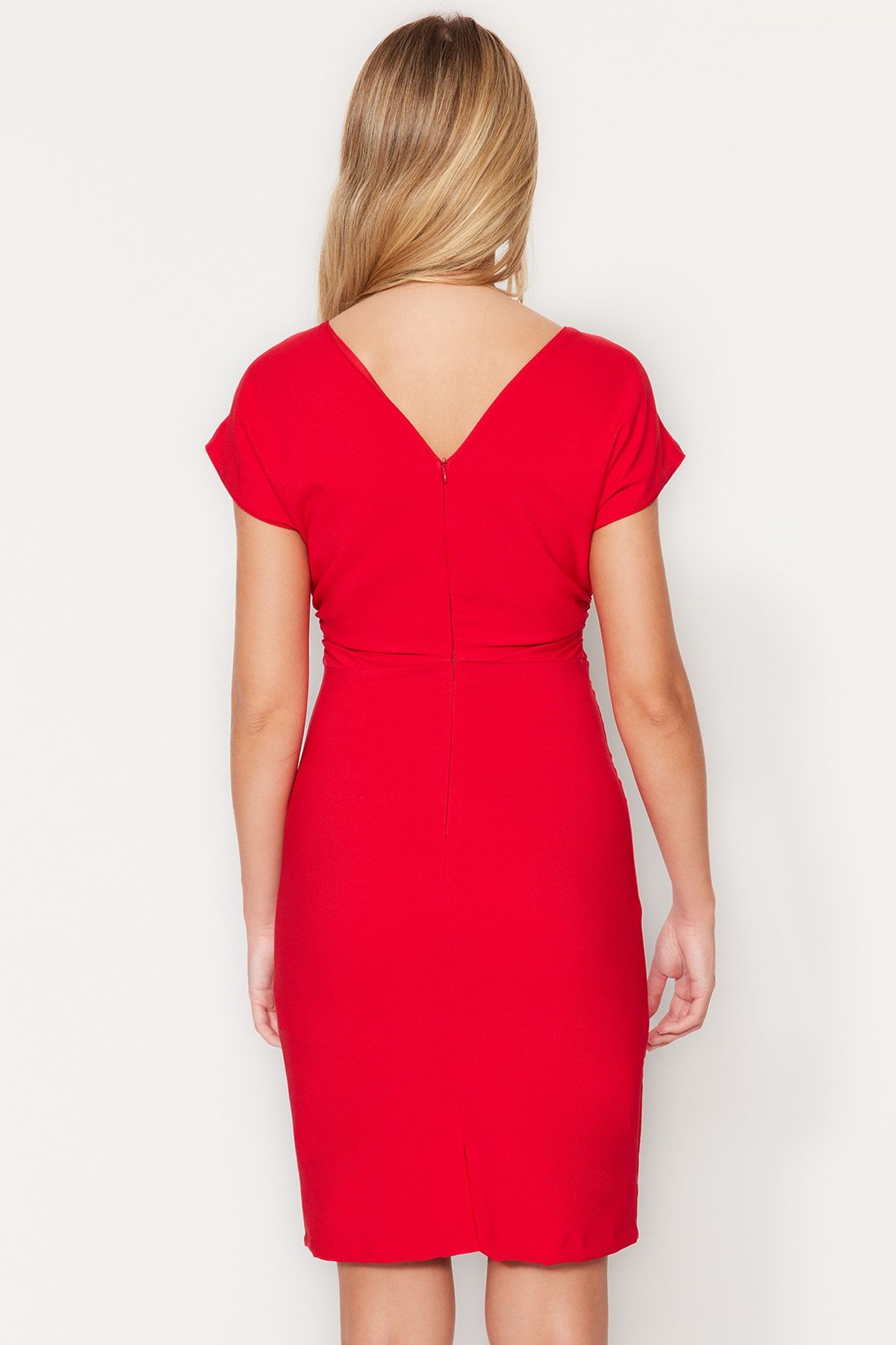 Trendyol Collection Detailliert Geschnittenes Tailliertes Mini Webkleid