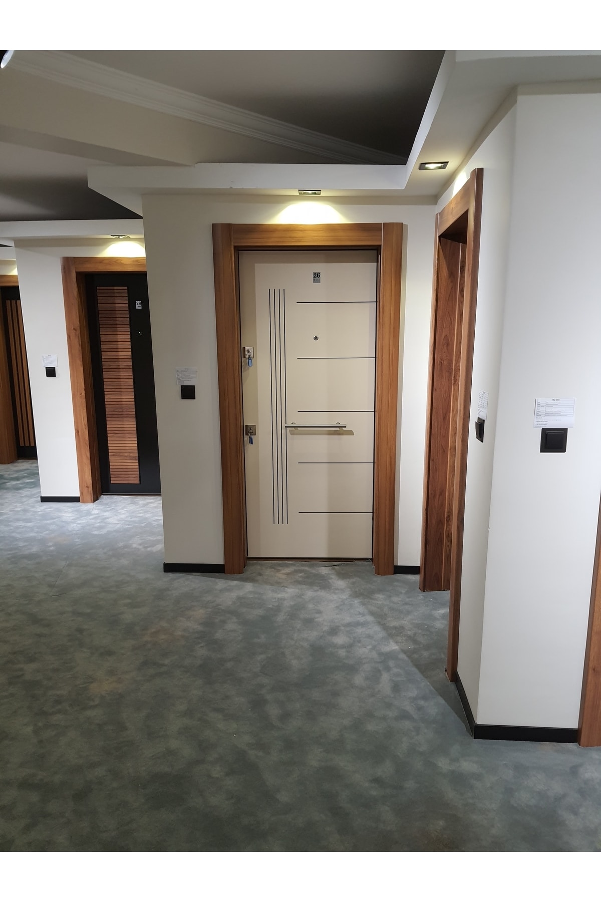 tezwood ahşap kapı sanayi Çelik Kapı Ahşap Kaplama Krem Rengi Tırnaklı ...