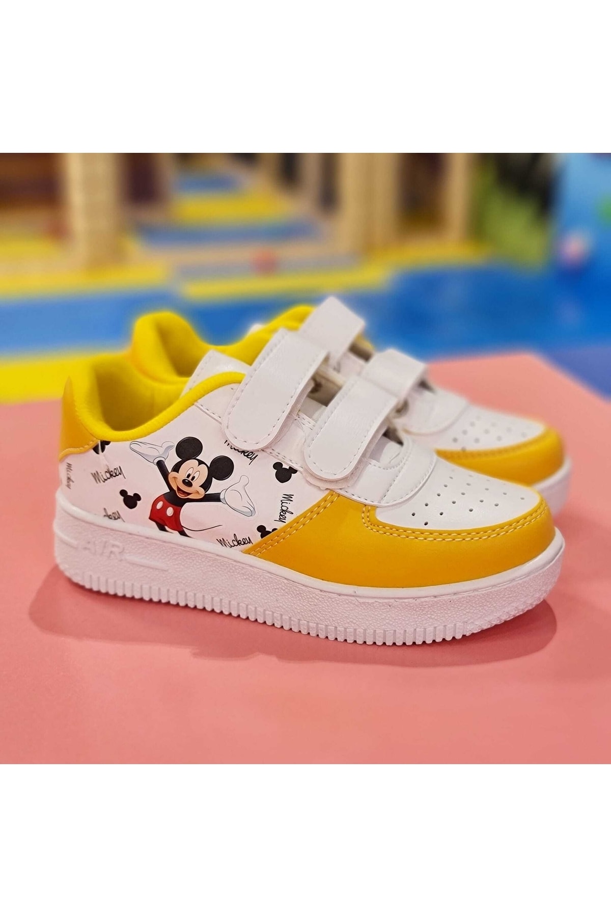 Pandalina Дитячі кросівки Phylon (легкі) зі зображенням Міккі Мауса та ...