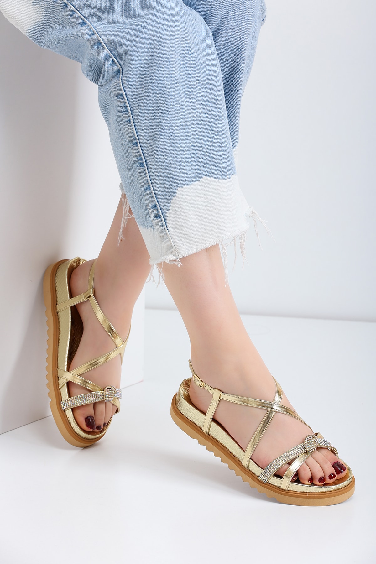 La Limar Dolgu Tabanlı Düz Altın Sandalet - Fiyatı, Yorumları