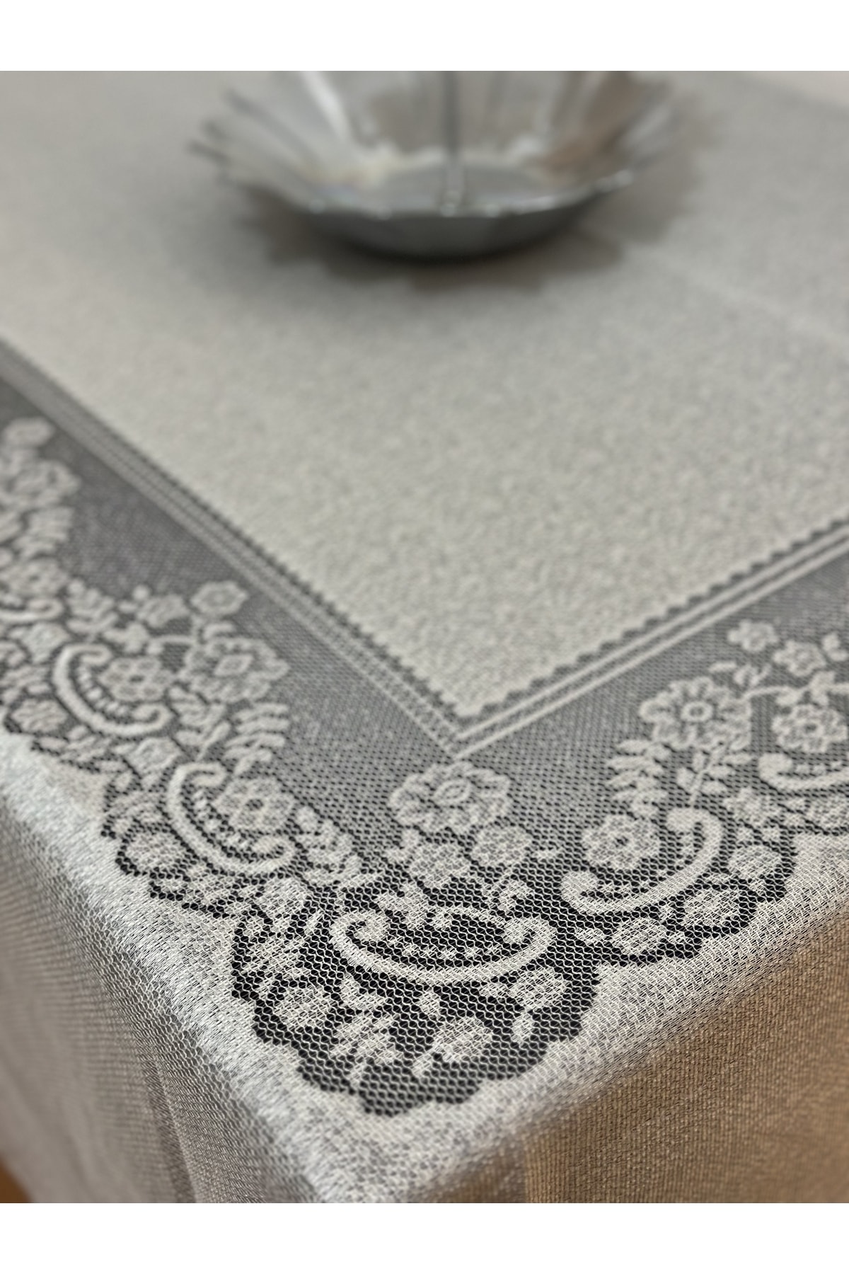 Madame Clean Home Çini Desenli Dertsiz Leke Tutmaz Dantelli Masa Örtüsü ...