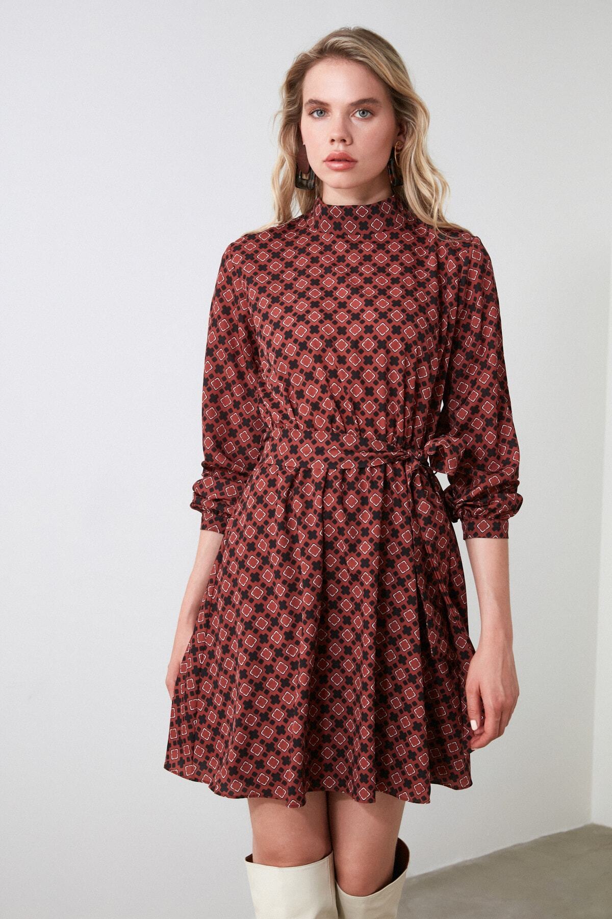 Trendyolmilla Kahverengi Kuşaklı Elbise TWOAW20EL0420 Fiyatı, Yorumları ...