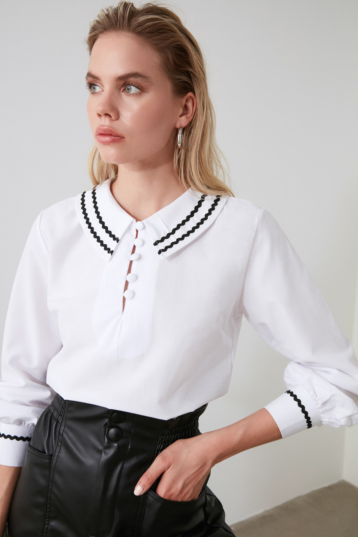 Trendyolmilla Beyaz Yaka Detaylı Dokuma Bluz TWOSS20BZ0036 Fiyatı ...