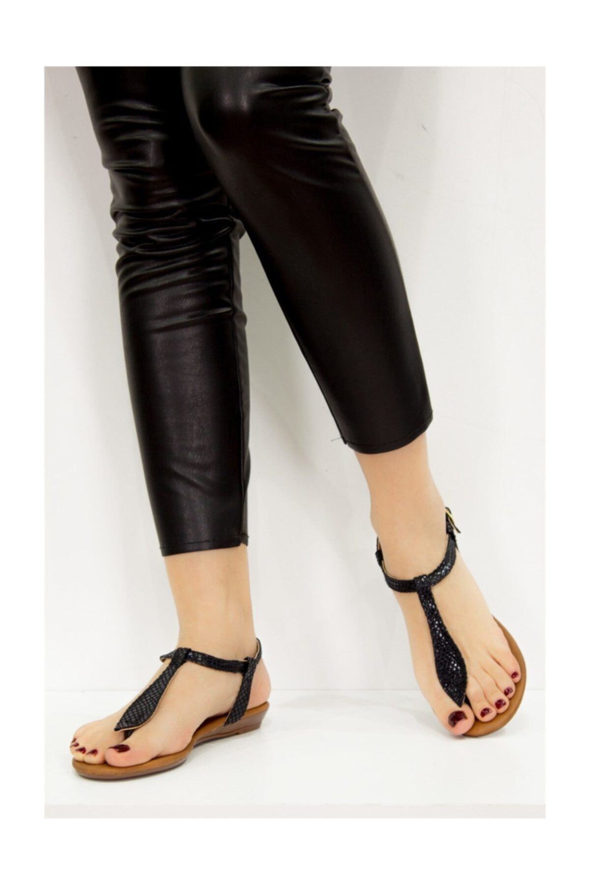 Fox Shoes Siyah Kadın Sandalet