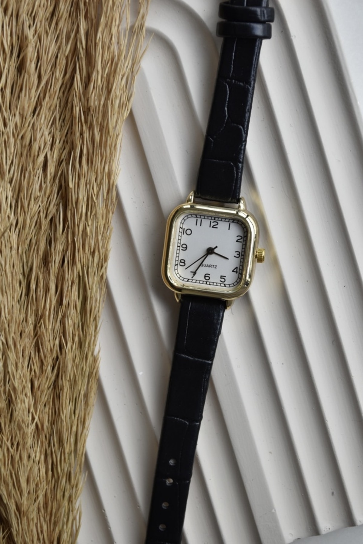 Essole Retro Deri Kordonlu Minimal Kadın Kol Saati Fiyatı, Yorumları ...