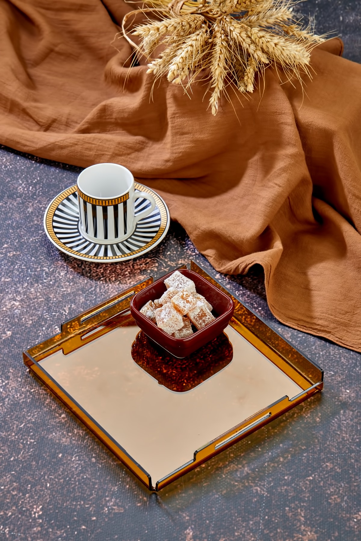 MHK Collection Pleksiglas Amber Rengi Dekoratif Kare Sunum Tepsisi ...