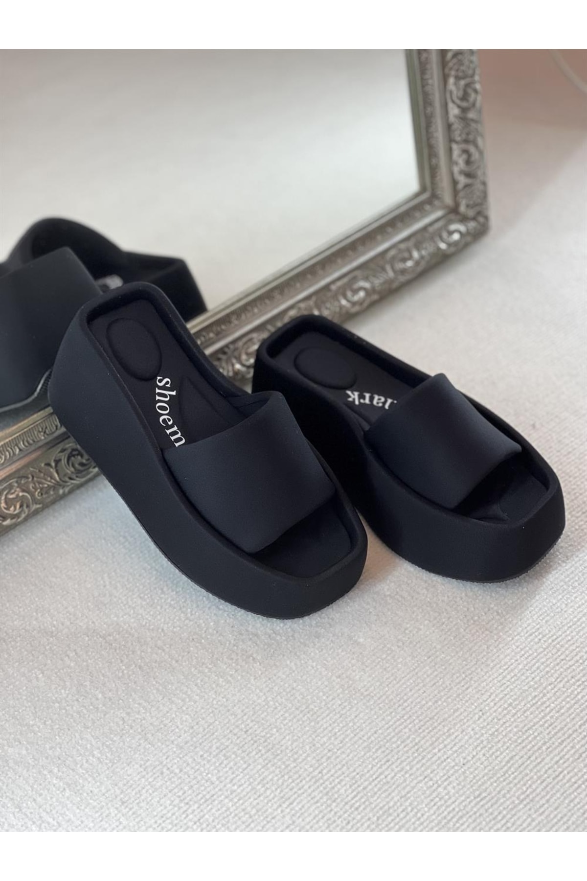 SHOEMARK Lola Siyah Kalın Taban Tek Bant Ortopedik Kadın Terlik Fiyatı ...