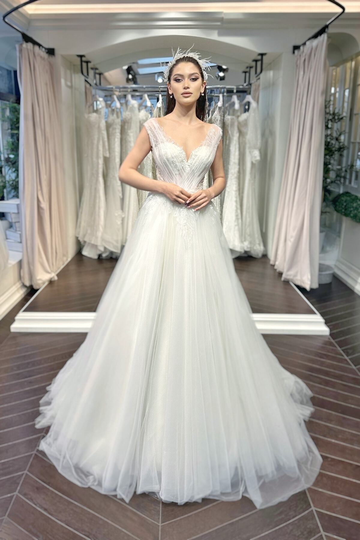 Mediha Cambaz Attitude 22 Derin V Yaka A Kesim Gelinlik Fiyatı ...