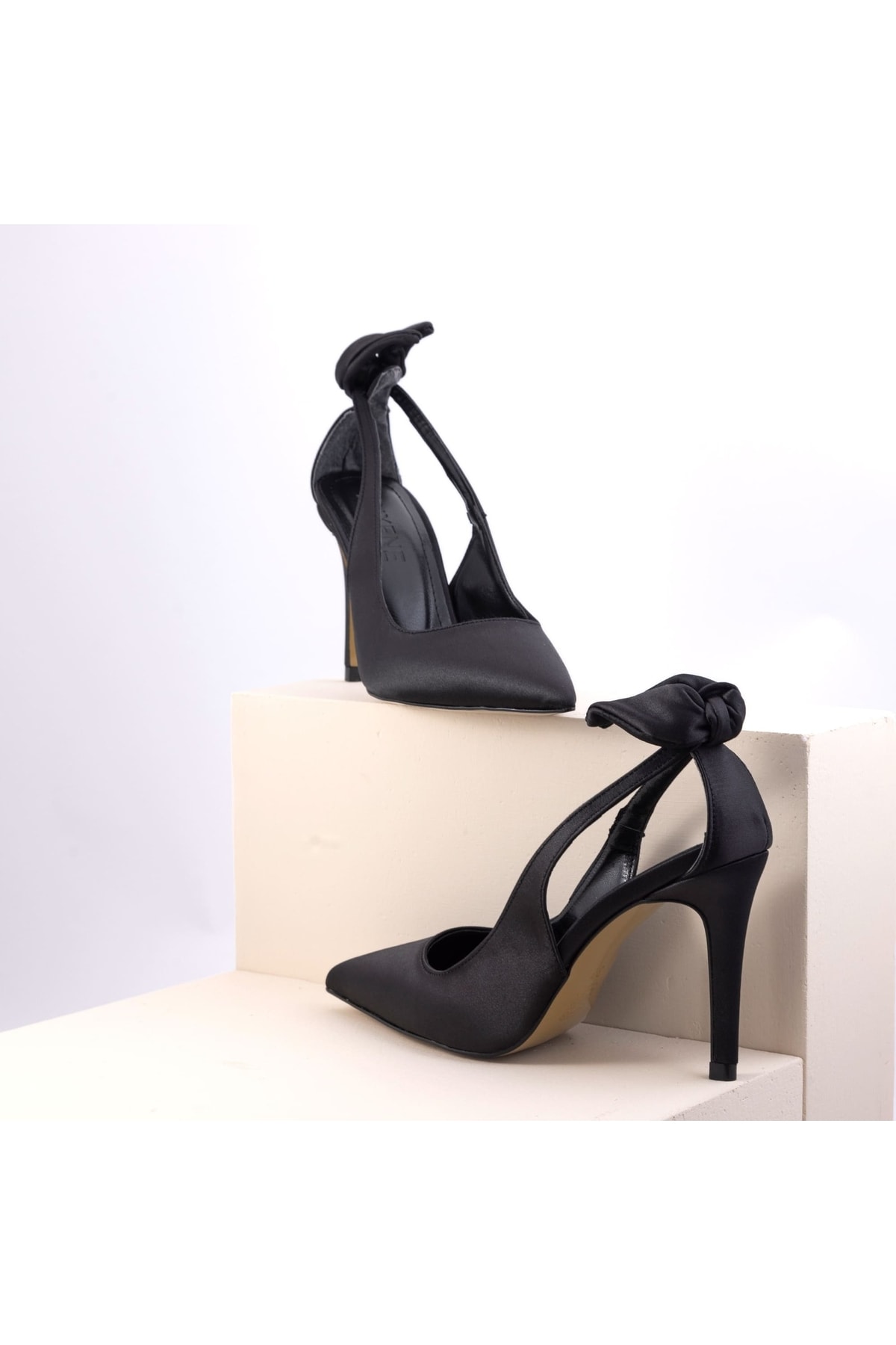 RUXENE Else Kapalı Sivri Burun 10cm Ince Topuk Pencere Detay Fiyonklu ...