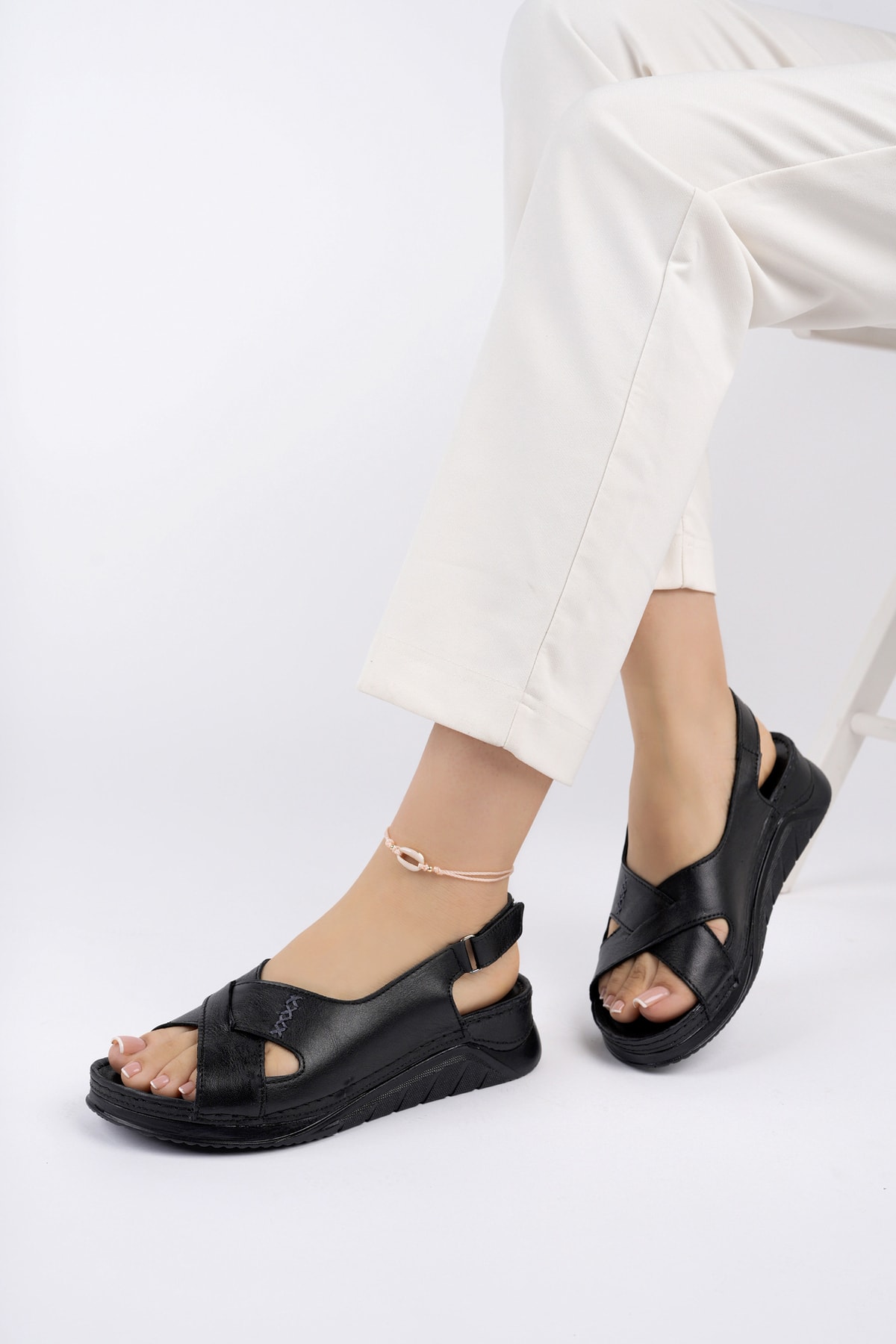 Deripabuc Hakiki Deri Siyah Kadın Deri Sandalet Crz-21459 Fiyatı ...