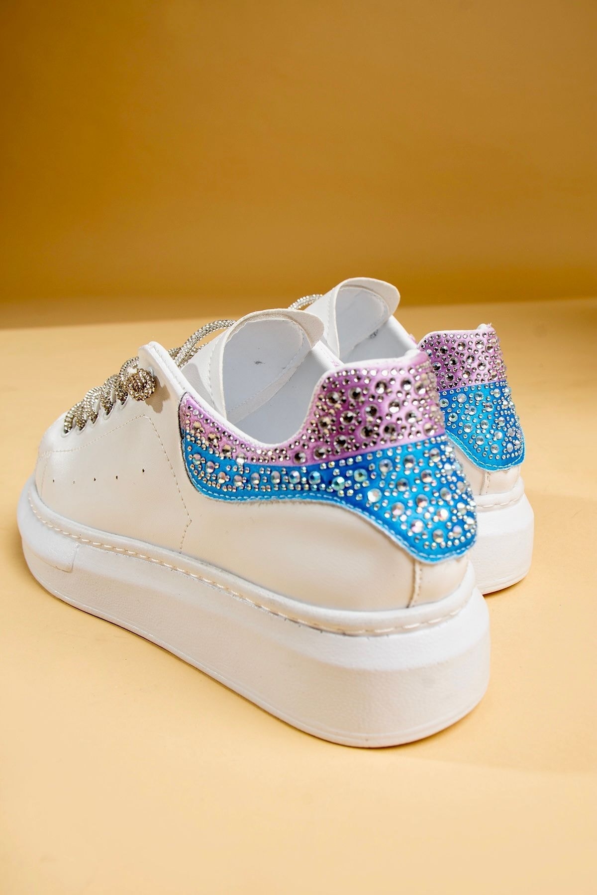 ROSA SHOES Beyaz Spor Ayakkabı Bağcık Taşlı Arkası Pudra Ve Mavi ...