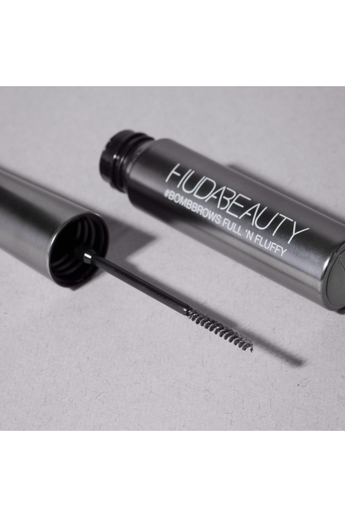 Huda Beauty BombBrows Full ‘n Fluffy Volumizing Fiber Gel Fiyatı ...