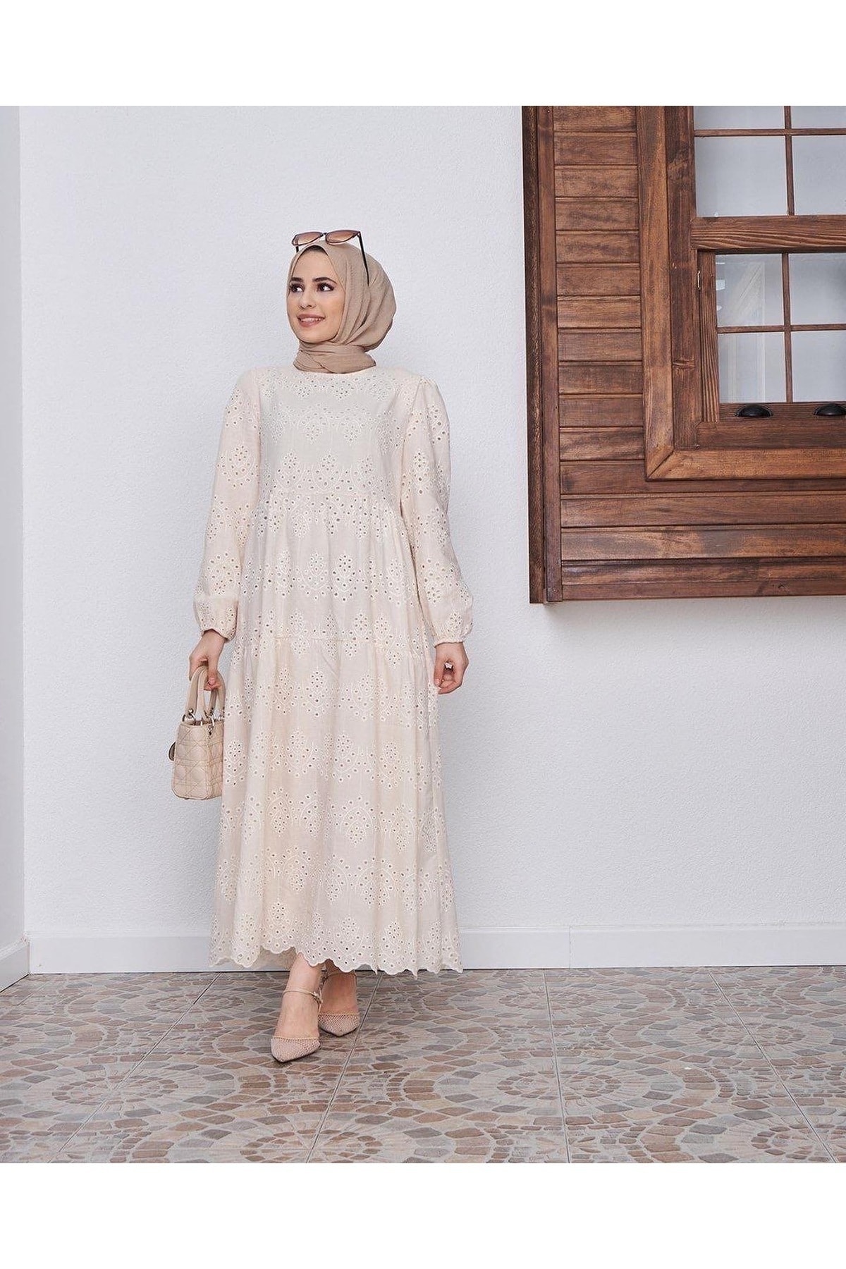 Moda Reyhan Brode Dantel Fisto Elbise Fiyatı, Yorumları - Trendyol