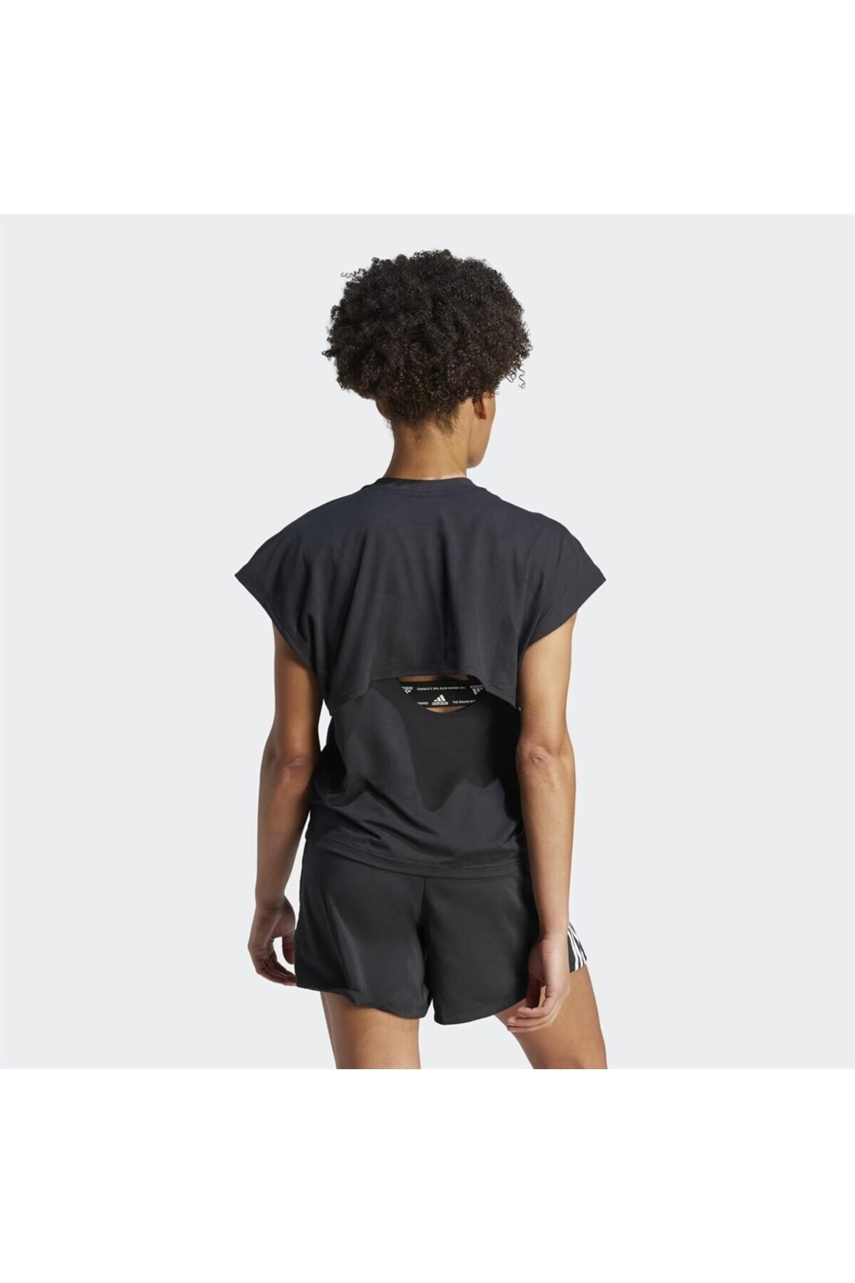 adidas Train Icons Kadın Tişört Fiyatı, Yorumları - Trendyol