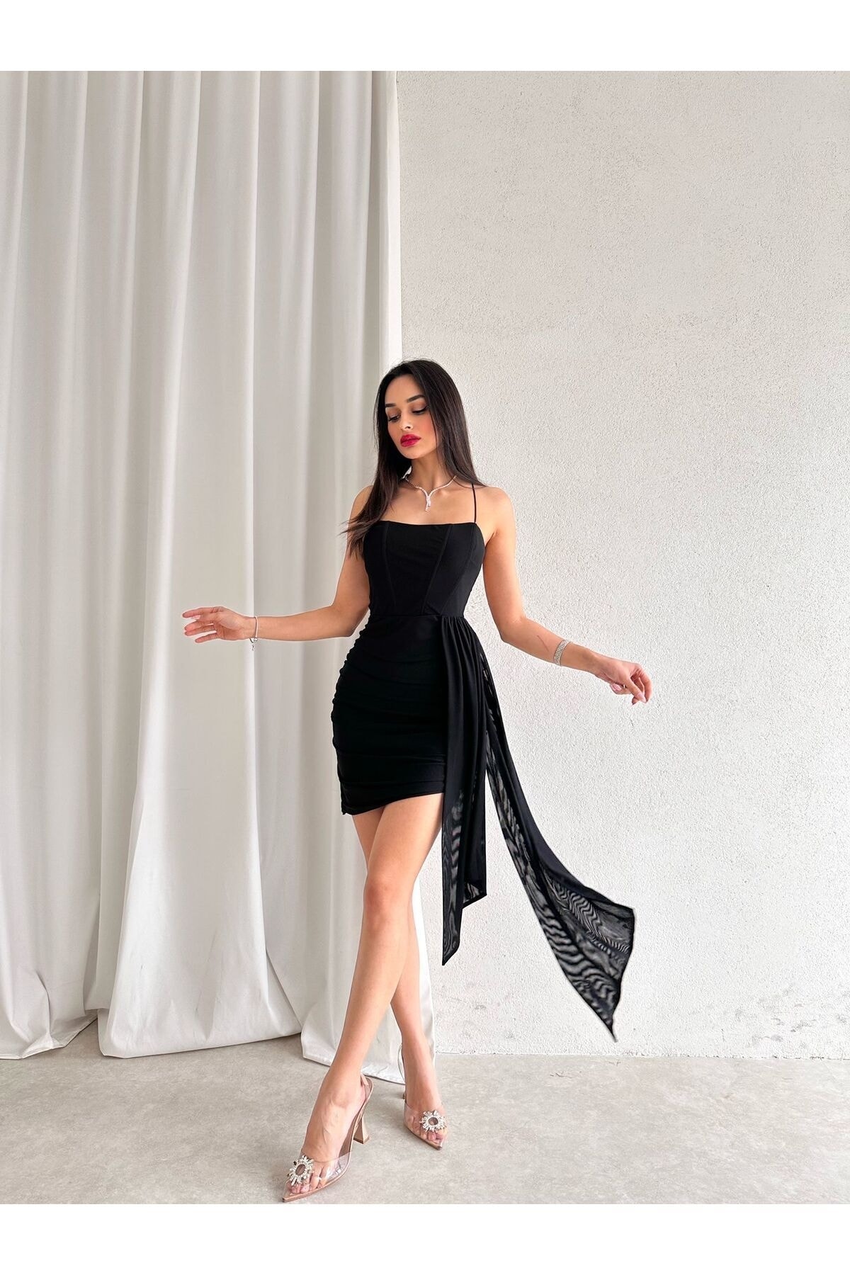 MİSSCİXFASHİON Drapeli Sırt Dekolteli Sarkıt Kumaş Detaylı Siyah Mini ...