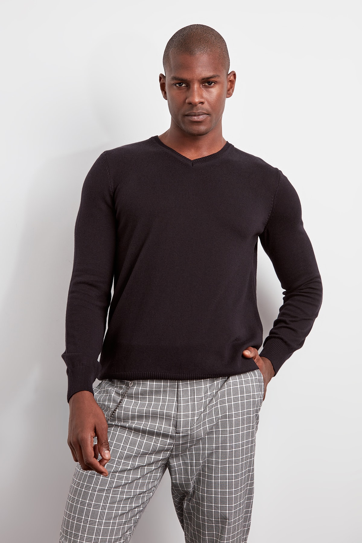 TRENDYOL MAN Siyah Erkek Basic V Yaka Triko Kazak TMNAW20YP0012 Fiyatı ...