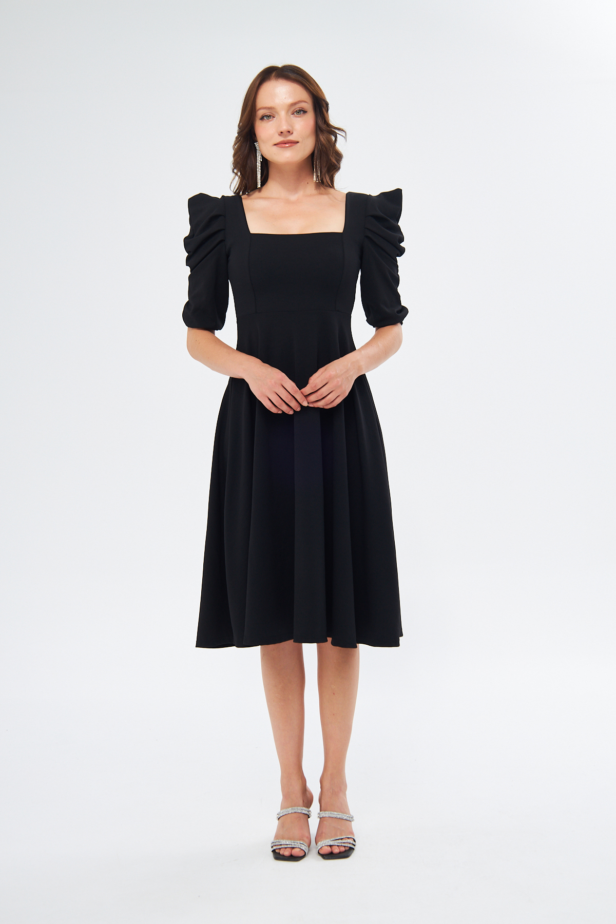 bayansepeti Esnek Krep Kumaş Kısa Kollu Kare Yaka Midi Boy Kloş Kesim Siyah Elbise 080 Fiyatı ...