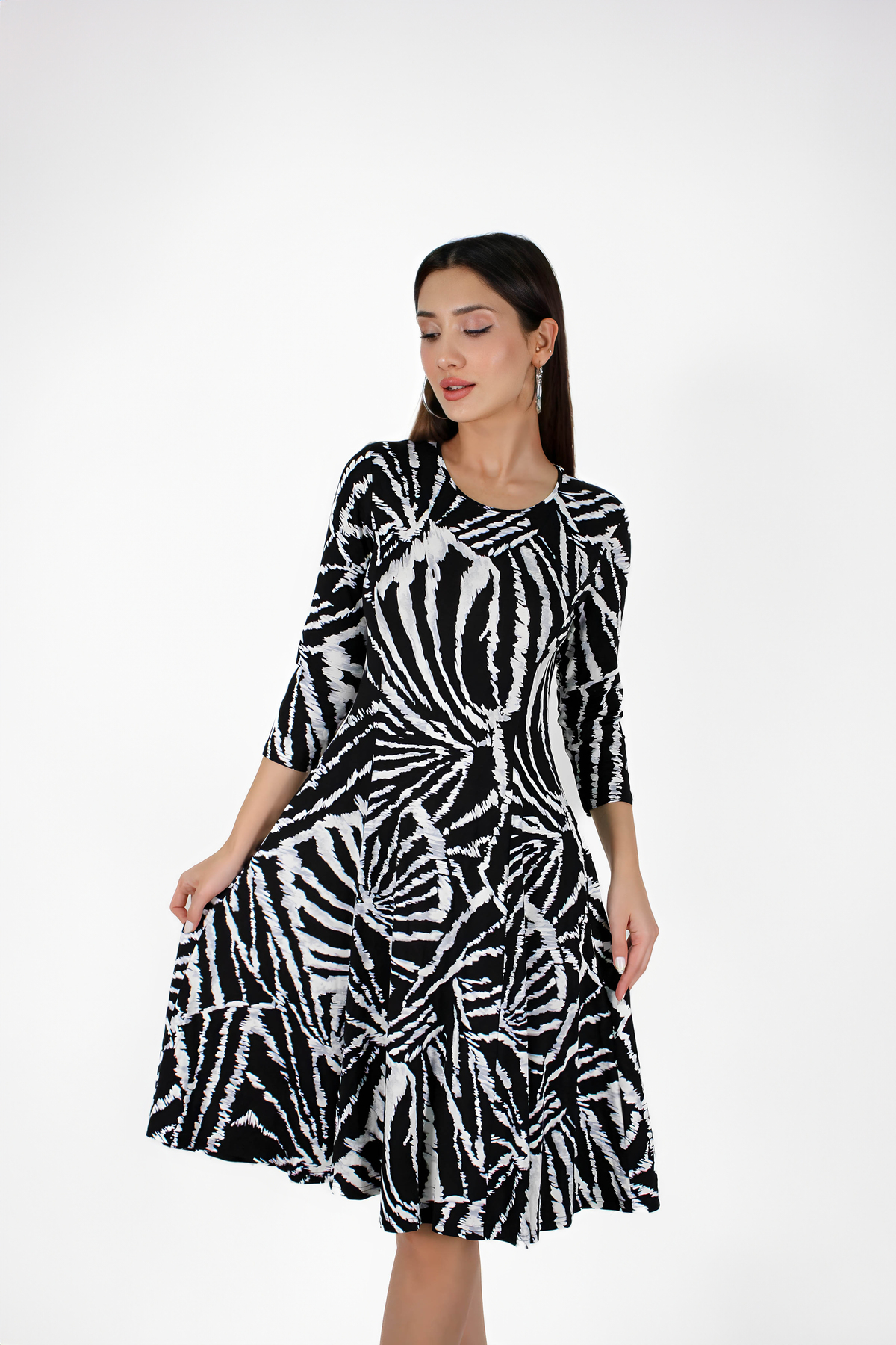 Meskan Tekstil Yarım Kollu Bisiklet Yaka Zebra Desenli Diz Altı Elbise ...