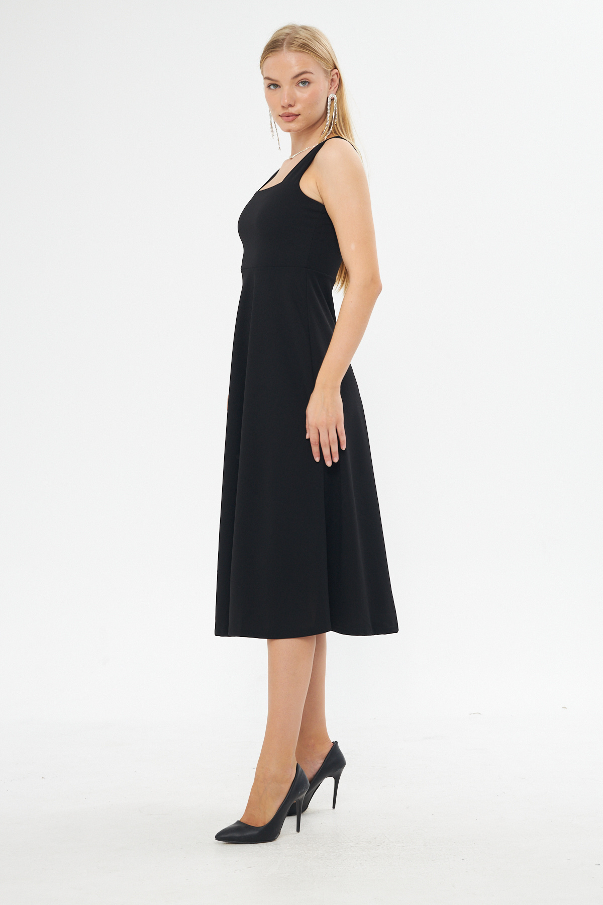 lovebox Esnek Krep Kumaş Kalın Askılı Kare Yaka Midi Boy Kloş Tasarım Siyah Abiye Elbise 086 ...