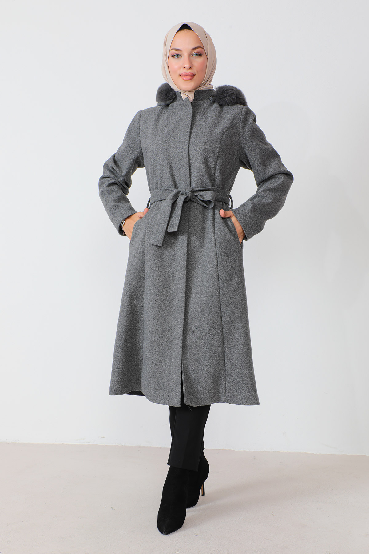 Tesettür Dünyası Gizli Fermuarlı Kuşaklı Kaşe Kaban TSD230813 Gri ...